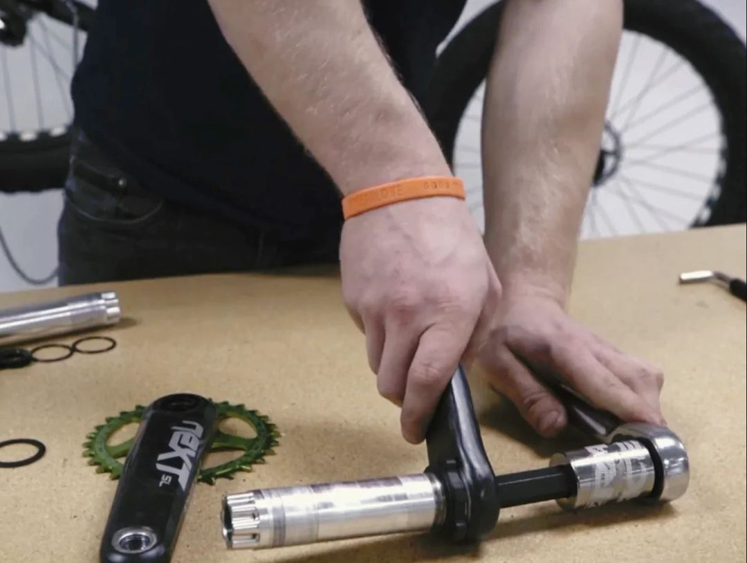 Cinch 30mm Spindle - Installation – Race Face CA